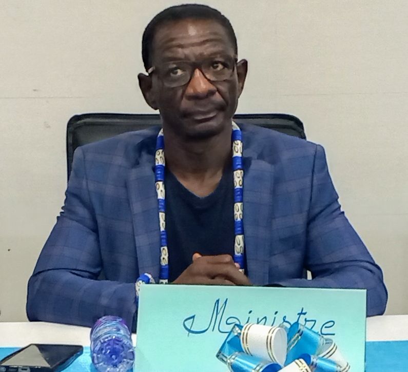 Mama OMOROU achève sa tournée nationale par la Maritime et le Grand ...